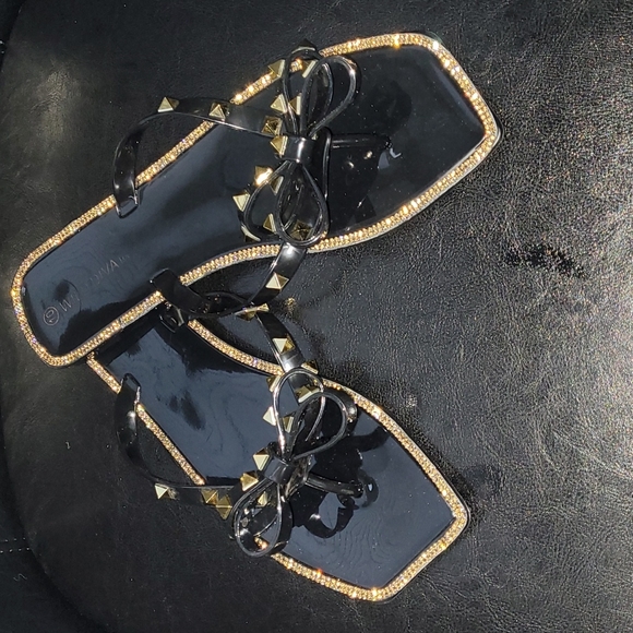 Wild Diva | Shoes | New Wild Diva Studded Jelly Sandal With Bling ...